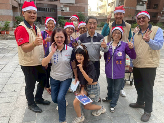 【容傳媒】冬至聖誕報佳音 榮服處攜手岡山區聯禱會關懷社區榮民眷