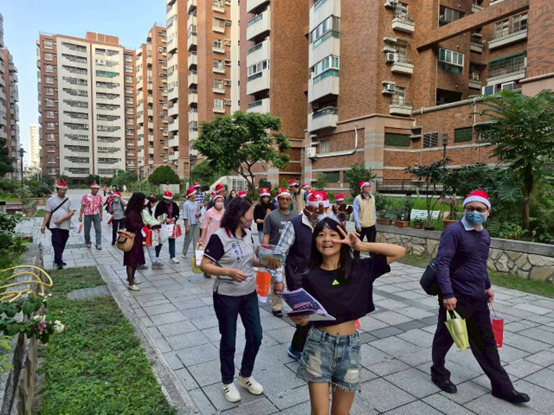 【容傳媒】冬至聖誕報佳音 榮服處攜手岡山區聯禱會關懷社區榮民眷