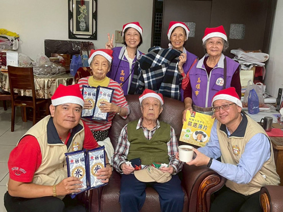 【容傳媒】冬至聖誕報佳音 榮服處攜手岡山區聯禱會關懷社區榮民眷